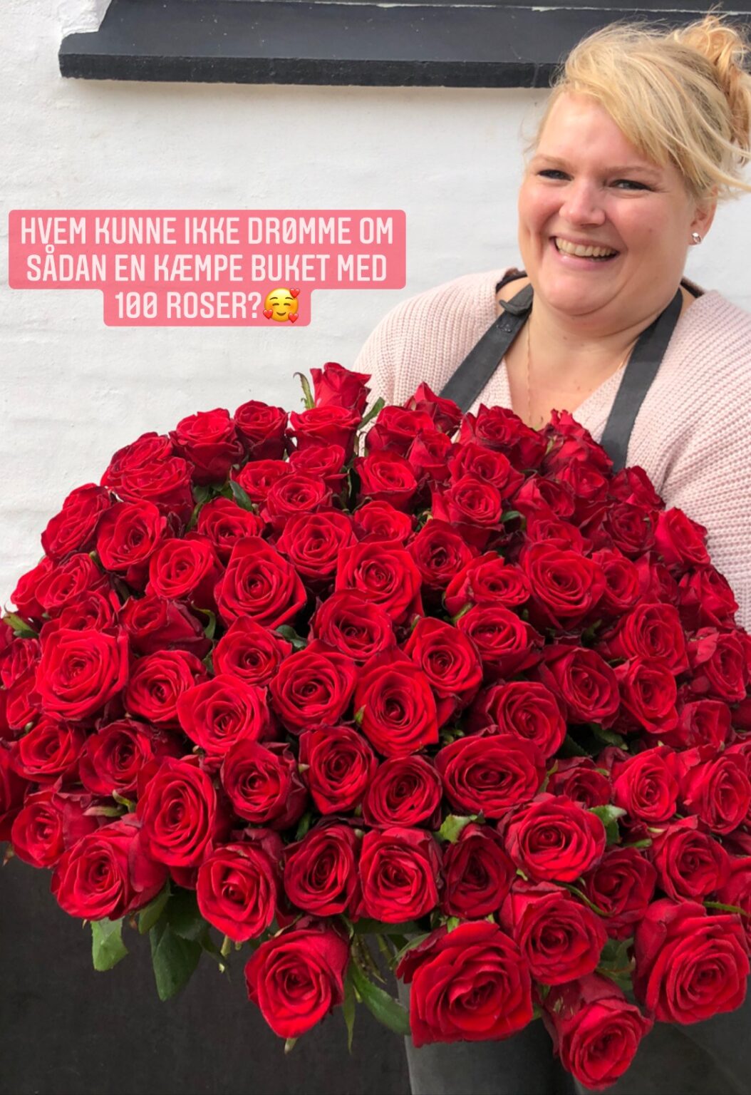 100 røde roser - Aarstidens Blomster